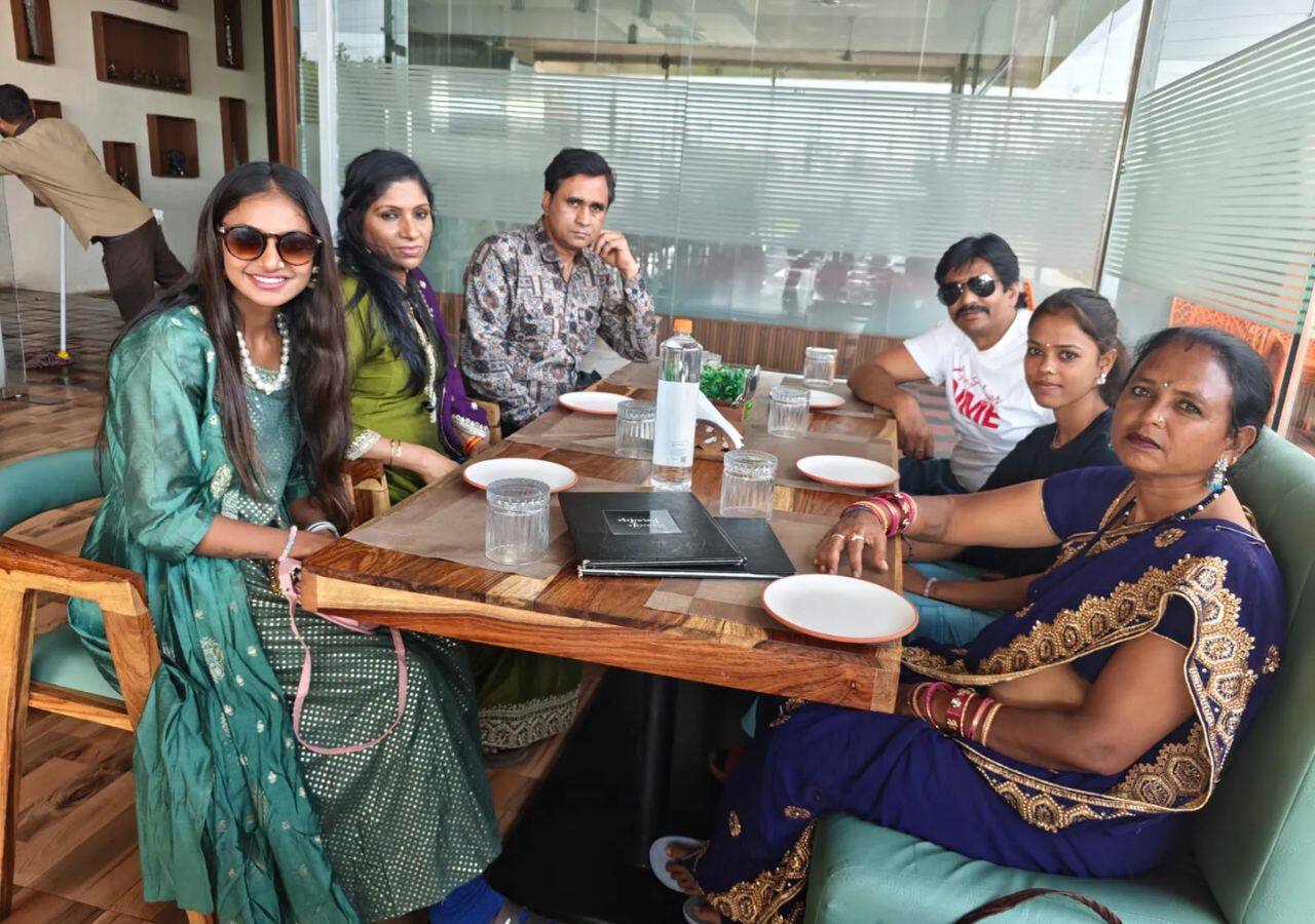 Why was Maha Kumbh viral sensation Monalisa spotted at a popular five ...