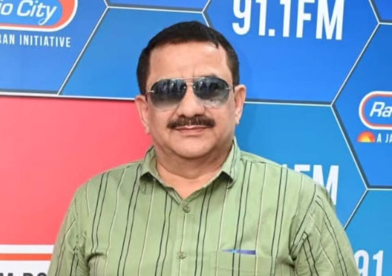 kumbh mela girl monalisa's debut film in trouble? producer jitendra narayan singh slams director ...