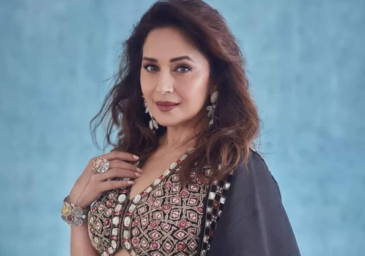 Vinod Khanna controversial kissing scene with Madhuri Dixit and Dimple ...
