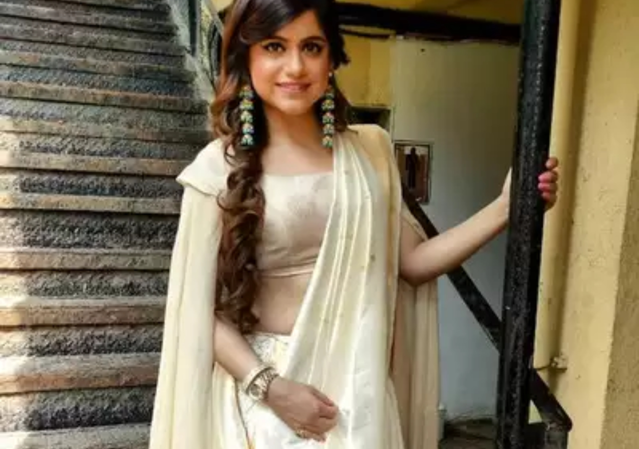 Erica Fernandes, Aashka Goradia, Dimpy Ganguly: Stars who shifted to other cities for…