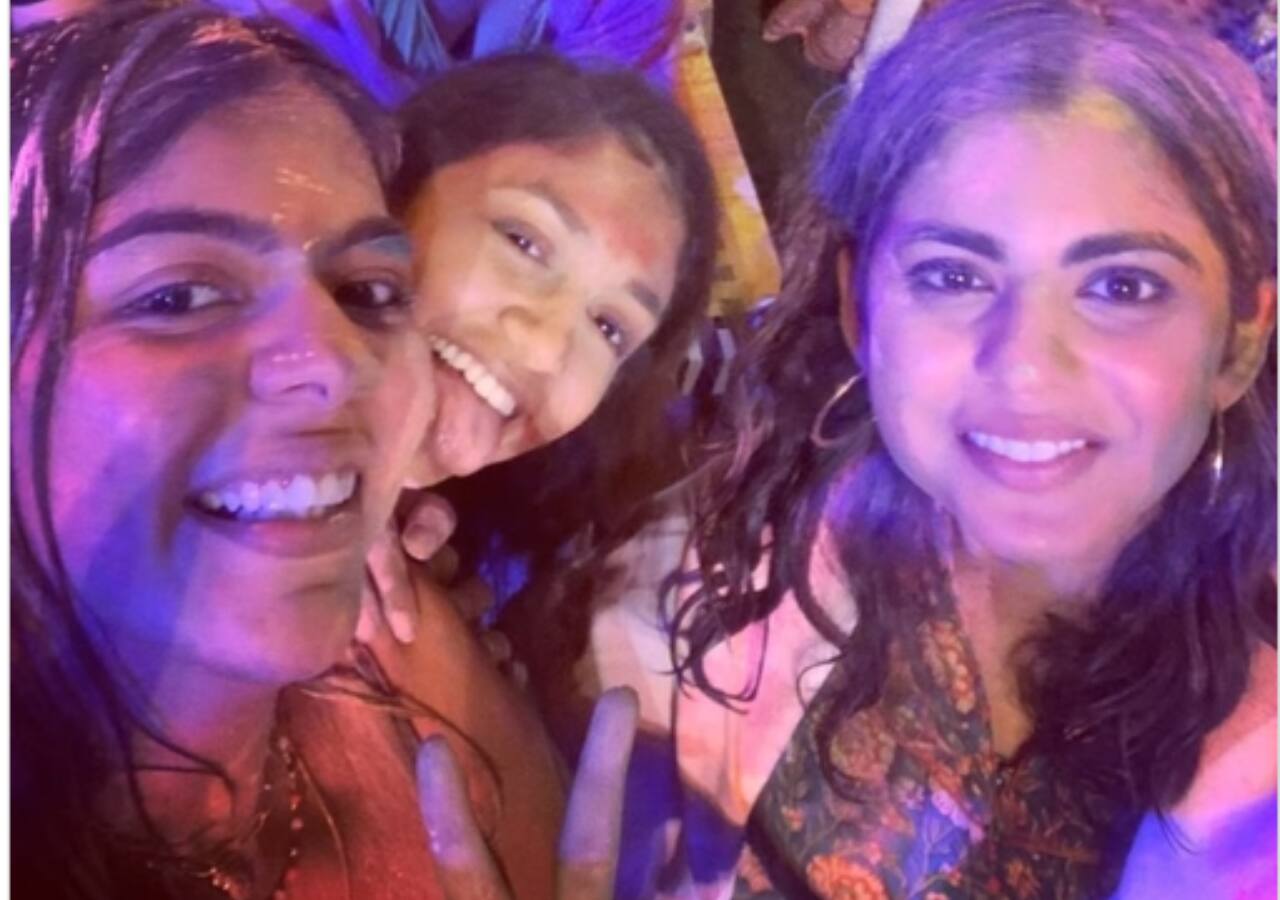 Radhika Merchant and Anant Ambani join Mukesh Ambani, Nita Ambani, Isha ...