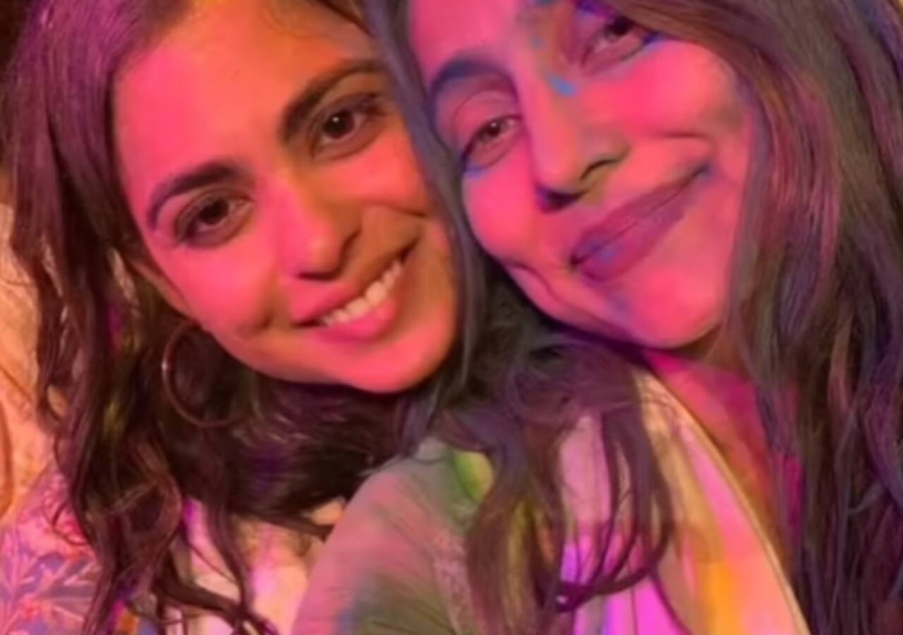 Radhika Merchant and Anant Ambani join Mukesh Ambani, Nita Ambani, Isha ...