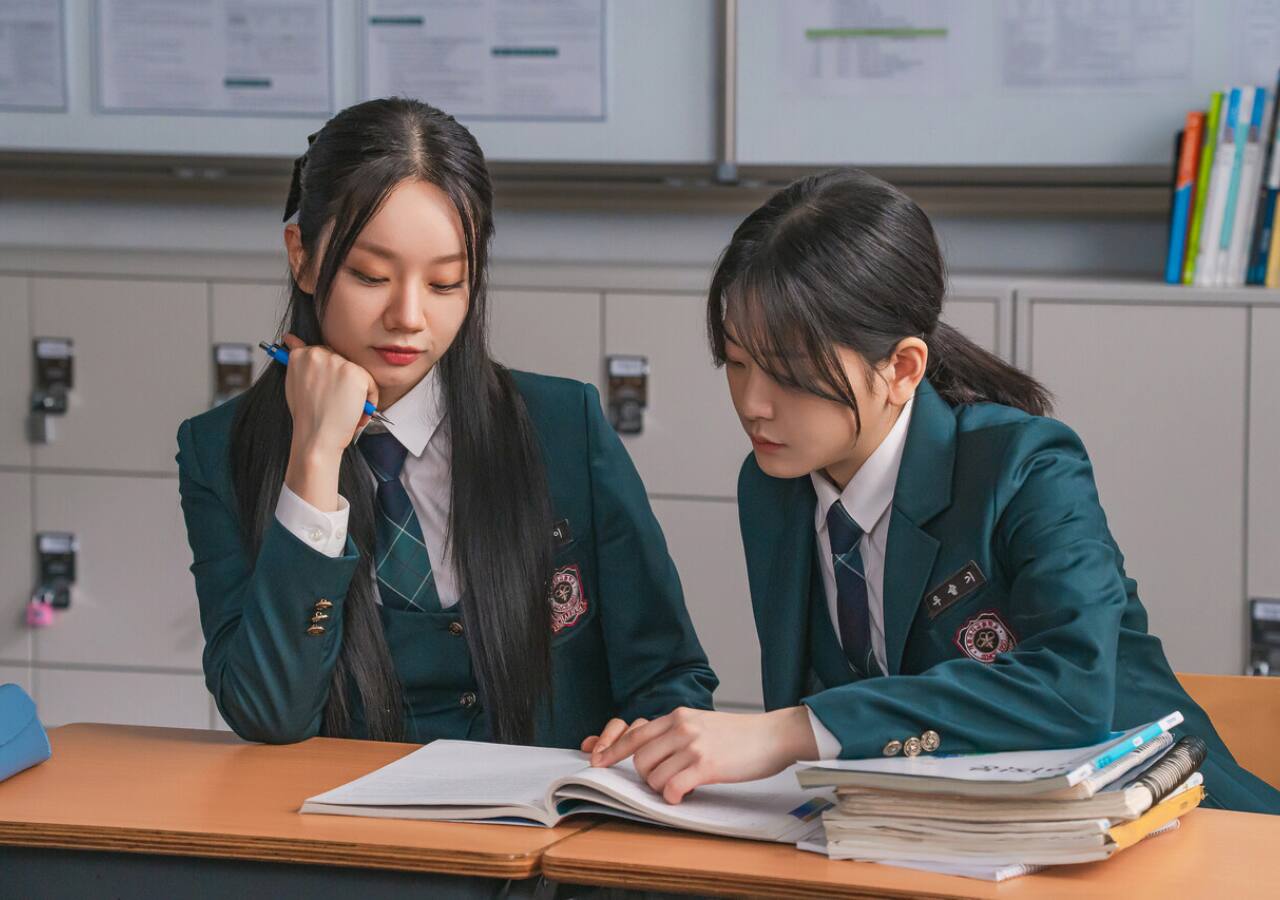 Hyeri opens up about her BOLD same-sex kiss with Chung Su Bin in ...