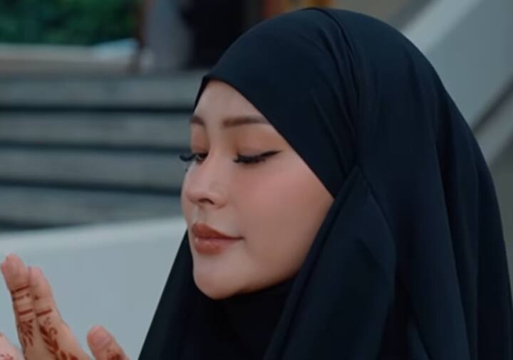 Japanese former viral adult star Rae Lil Black embraces Islam, raises eyebrows