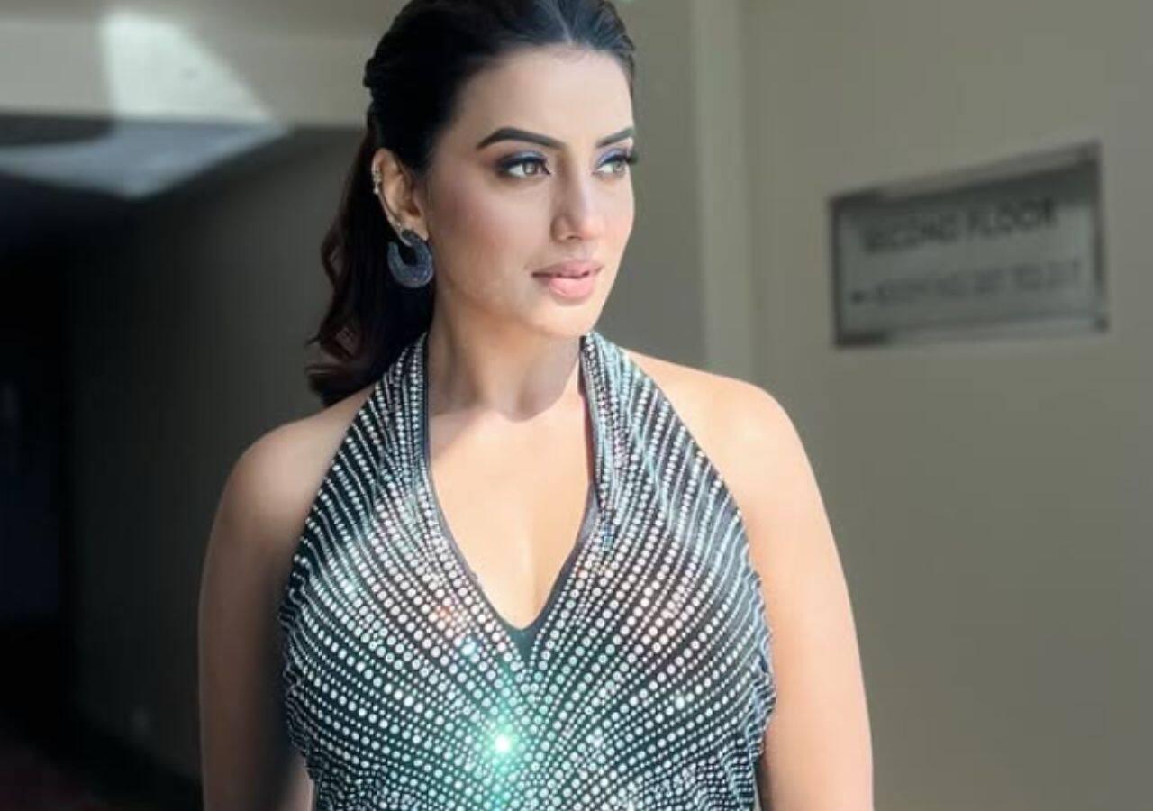 अक्षरा सिंह ने हाई स्लिट लुक में ढाया कहर : Akshara Singh Photos Viral In High Slit Dress