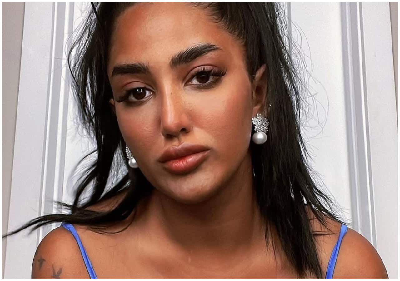 पाकिस्तान की शर्लिन चोपड़ा हैं ये बोल्ड एक्ट्रेस, हॉट लुक तो छोड़िए ...