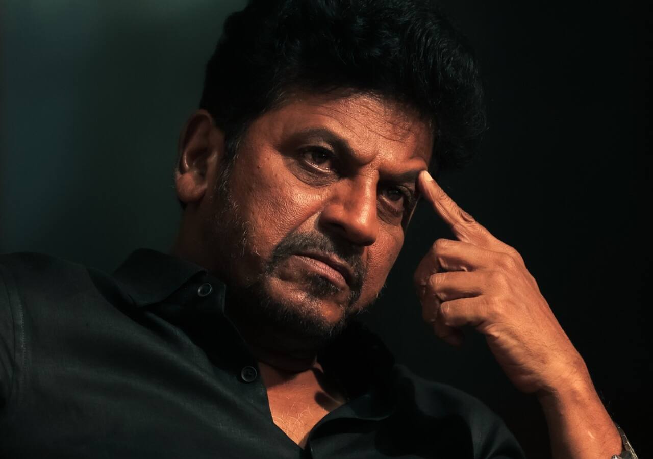 This child who is standing next to Amitabh Bachchan, now a superstar ...