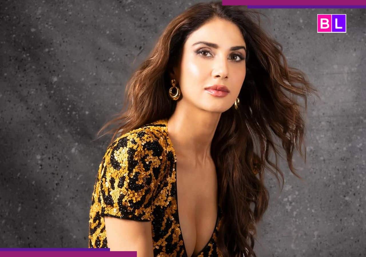 डीप नेक ड्रेस में वाणी कपूर ने लगाया हॉटनेस का जबरदस्त तड़का : vaani Kapoor deep neck bold dress ...