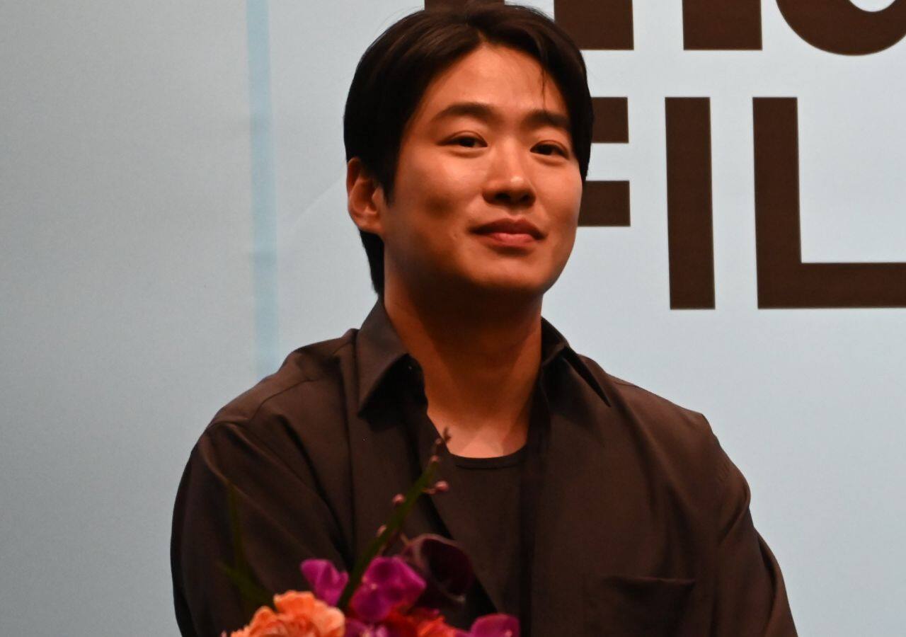 Hi.5 actor Ahn Jae Hong calls kissing Yoo Ah In a ‘emotional ...