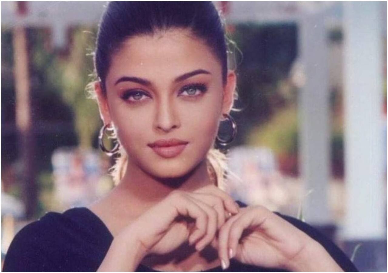 जब इस टॉप एक्ट्रेस ने फिल्म में दिए जबरदस्त बोल्ड किसिंग सीन, थिएटर में मच गया बवाल, भेजे गए कई ...