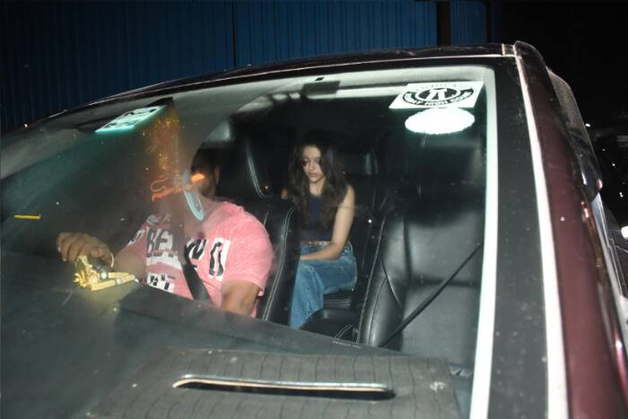 Aneet Padda's first public appearance after Saiyaara's success, looks ...