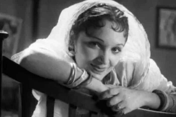 THIS actress gave the longest intimate scene, kept on kissing her ...