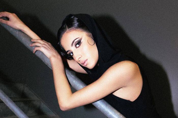 Bianca Censori’s lookalike sister Angelina STEALS the show with sultry ...