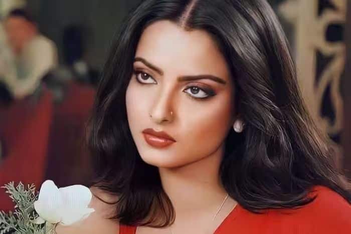 Rekha bold scene 17