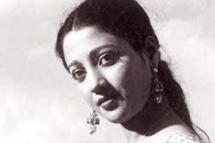 THIS actress was known for her beauty, QUIT Bollywood at the peak of her career, locked herself ...