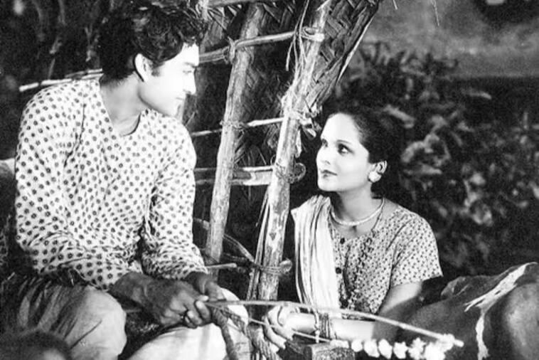 THIS actress gave the longest INTIMATE scene, KISSED her co-star ...