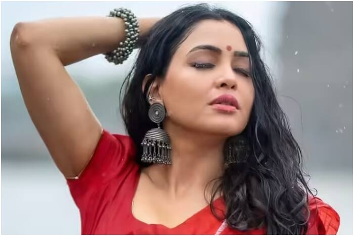 टीवी एक्ट्रेस शुभांगी अत्रे की इन फोटोज को देखकर हार बैठेंगे दिल, व्हाइट शर्ट और फटी जीन्स पहन ...