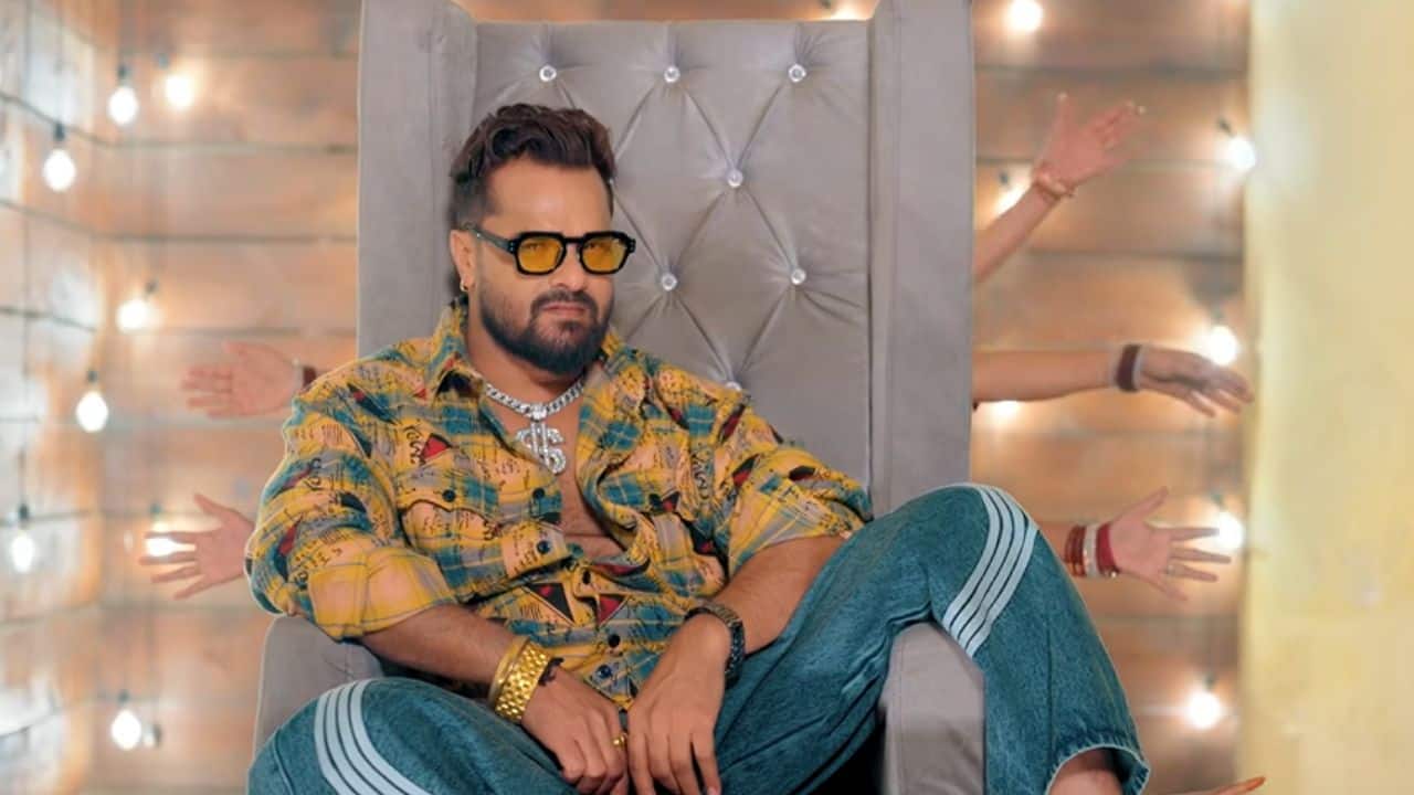 Khesari Lal Yadav Kamar Me Dagi Bhojpuri Song waves on YouTube ...