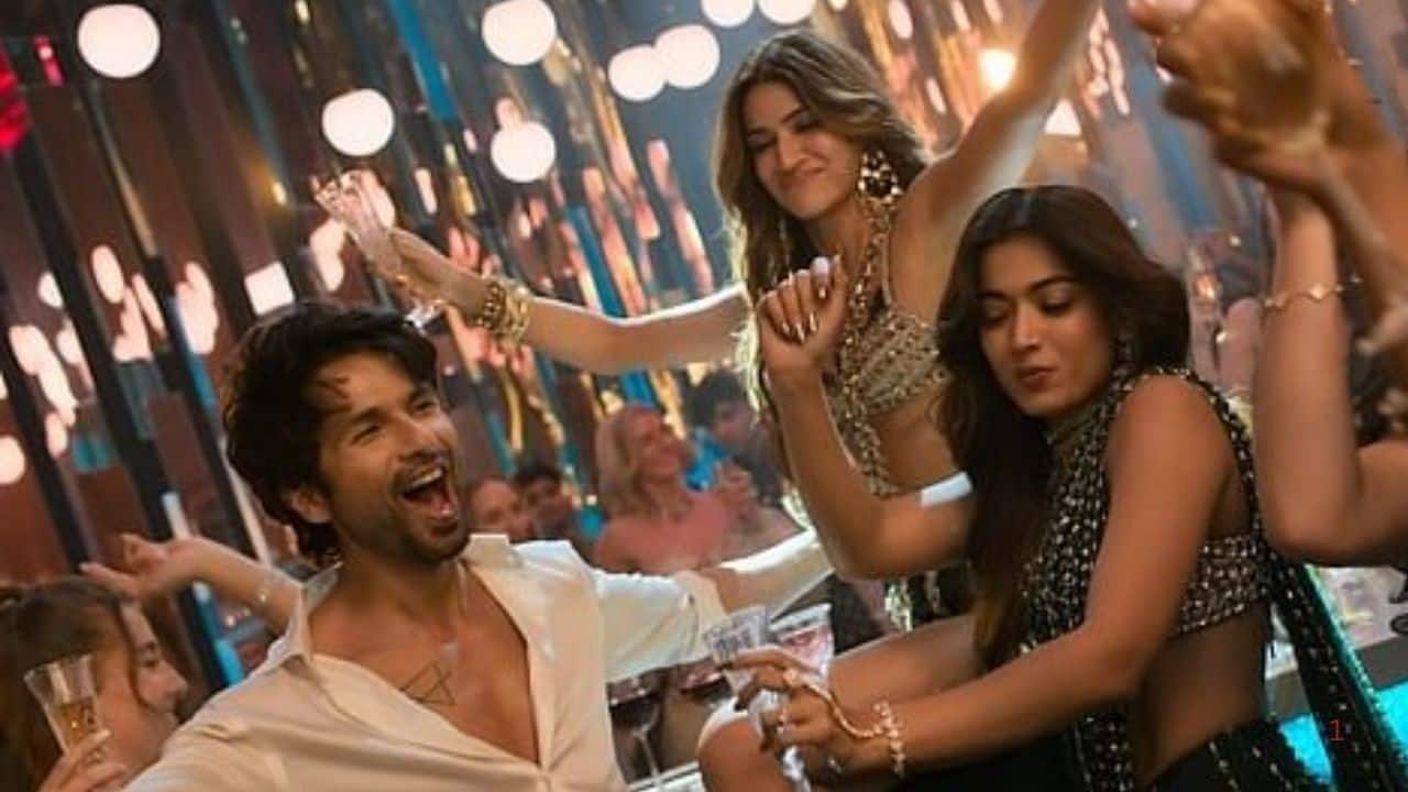 Cocktail 2 Box Office collection day 2: Shahid Kapoor, Kriti Sanon and ...