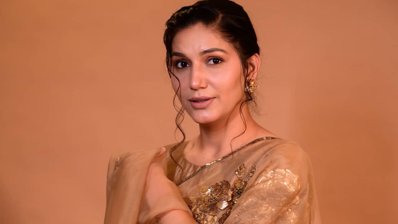 Sapna Choudhary shares new post amid controversy with husband : पति संग ...
