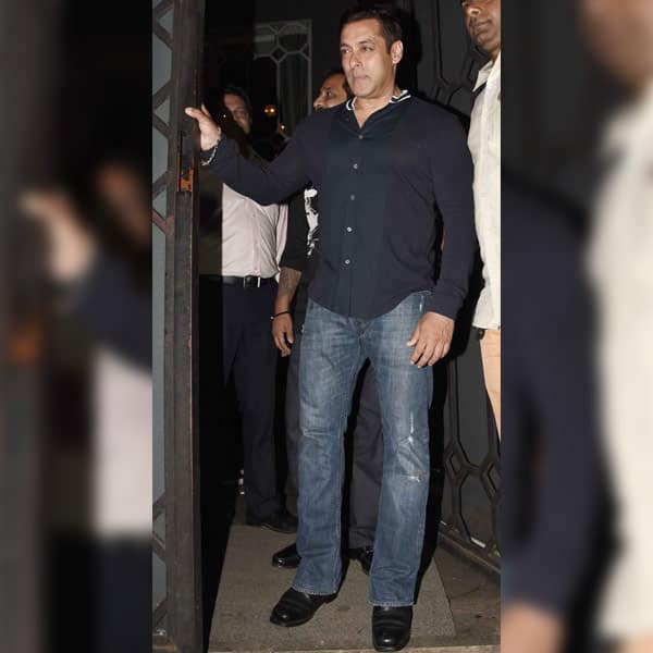 Salman Khan, Jacqueline Fernandez, Sohail Khan attend Arpita's husband Aayush Sharma's birthday ...