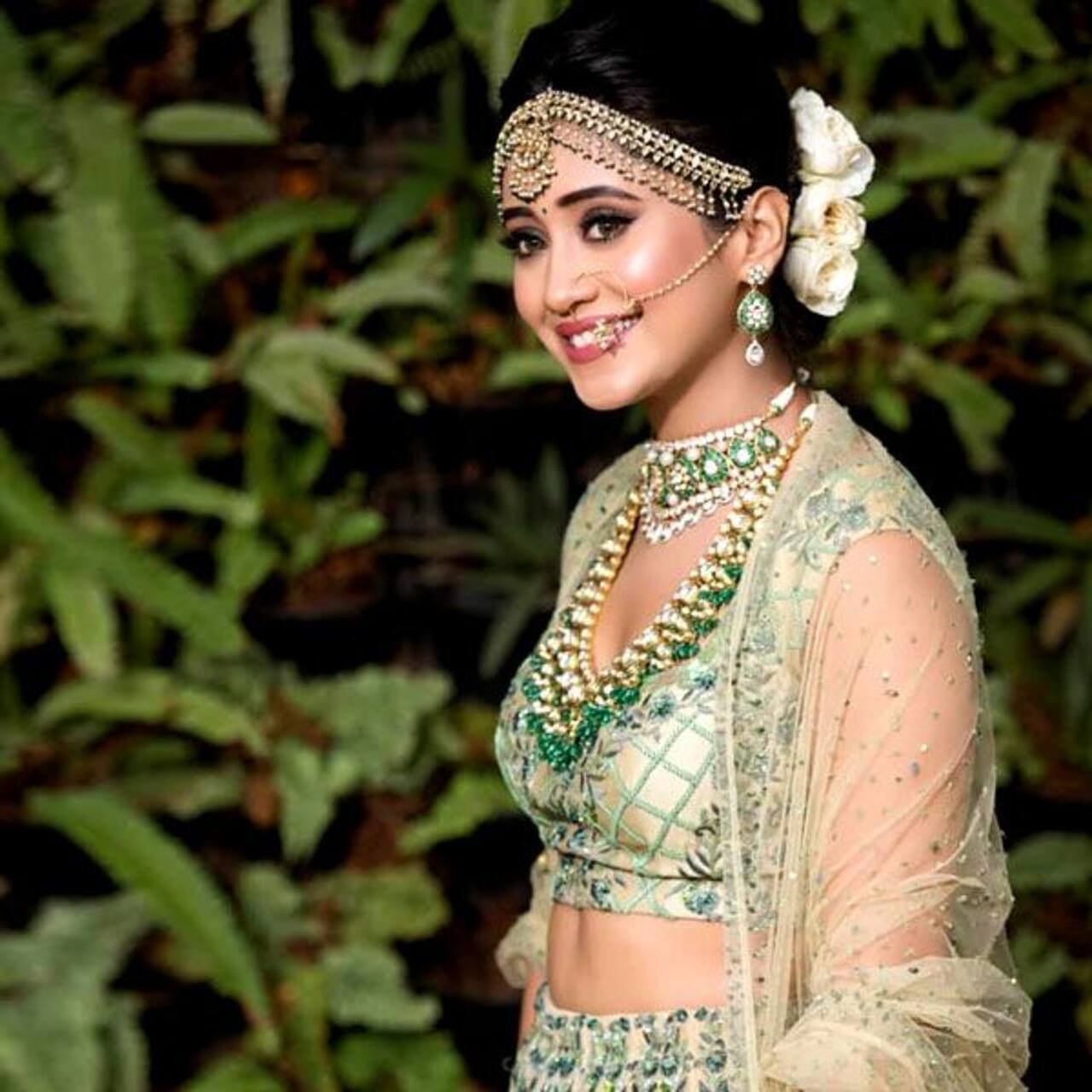 Shivangi Joshi's contemporary bride look is something you need to ...