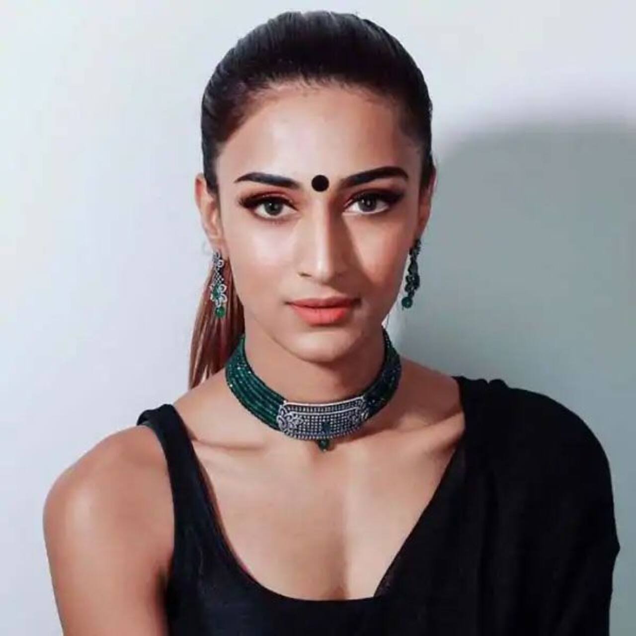 Erica Fernandes’ Bong beauty look will make you fall in love with her
