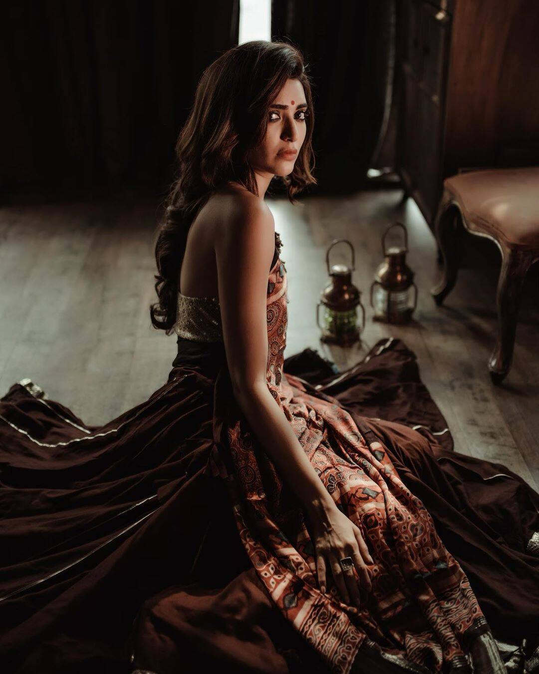 Karishma Tanna’s sultry Indian-ish look will make you fall in love with her