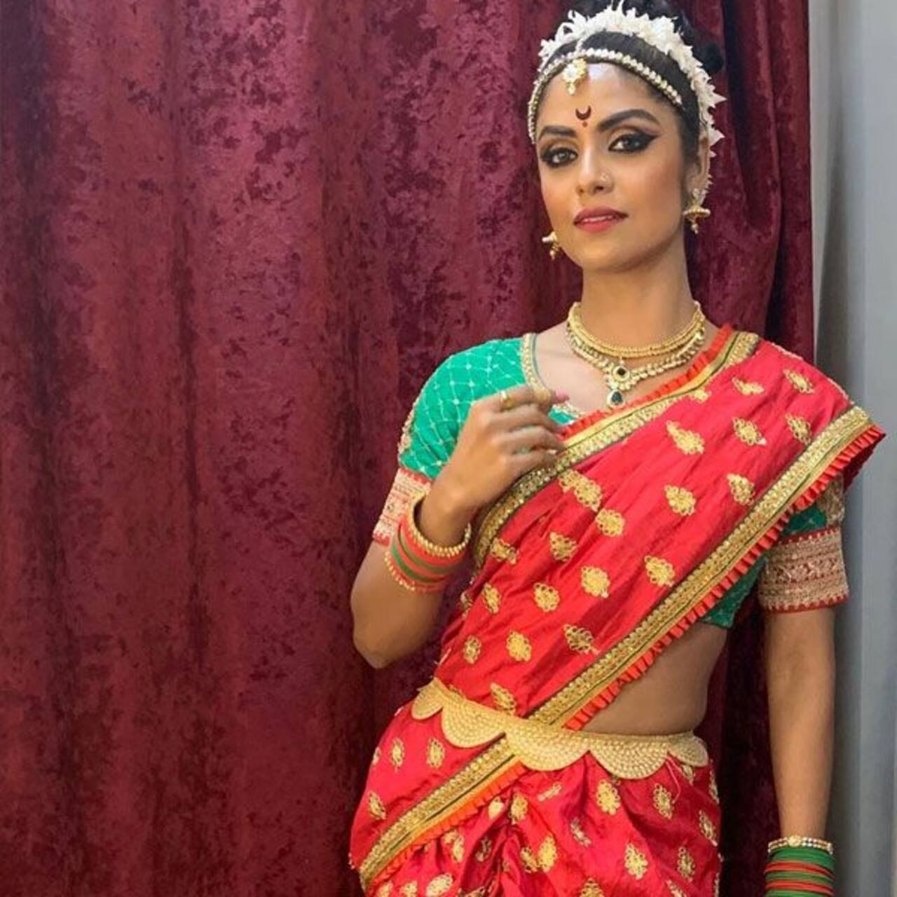 Naagin 4 actress Sayantani Ghosh looks beautiful in this traditional attire