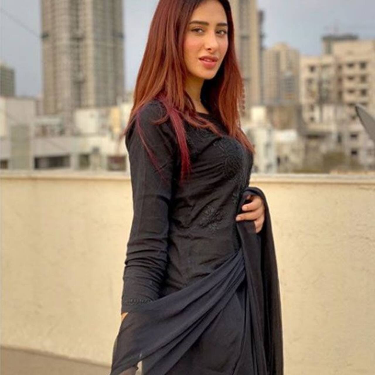 Bigg Boss 13 contestant Mahira Sharma’s love for black is eternal, and ...