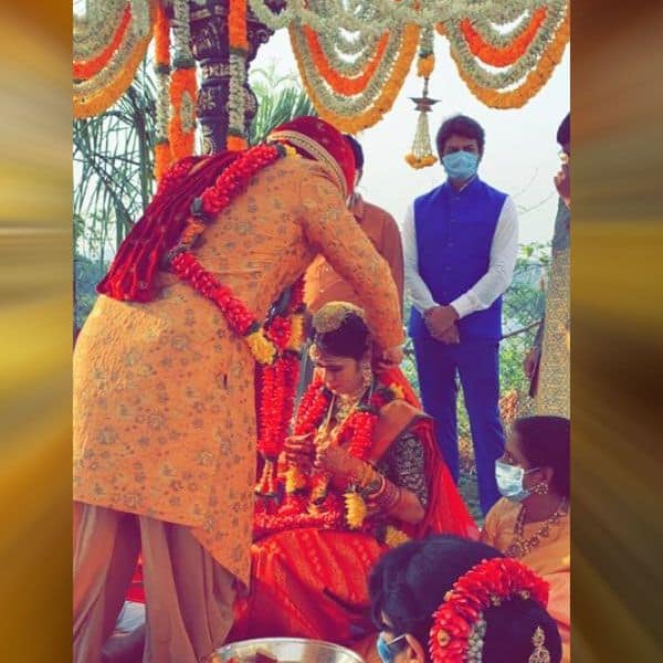 Nikhil Siddharth ties the knot with Pallavi Varma in a traditional ...