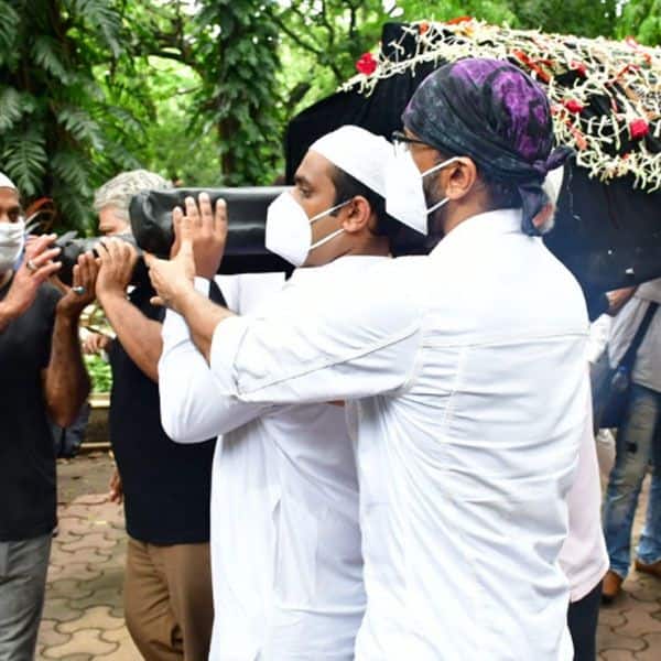 RIP Jagdeep: Javed Jaffrey, Naved and other family members attend the ...