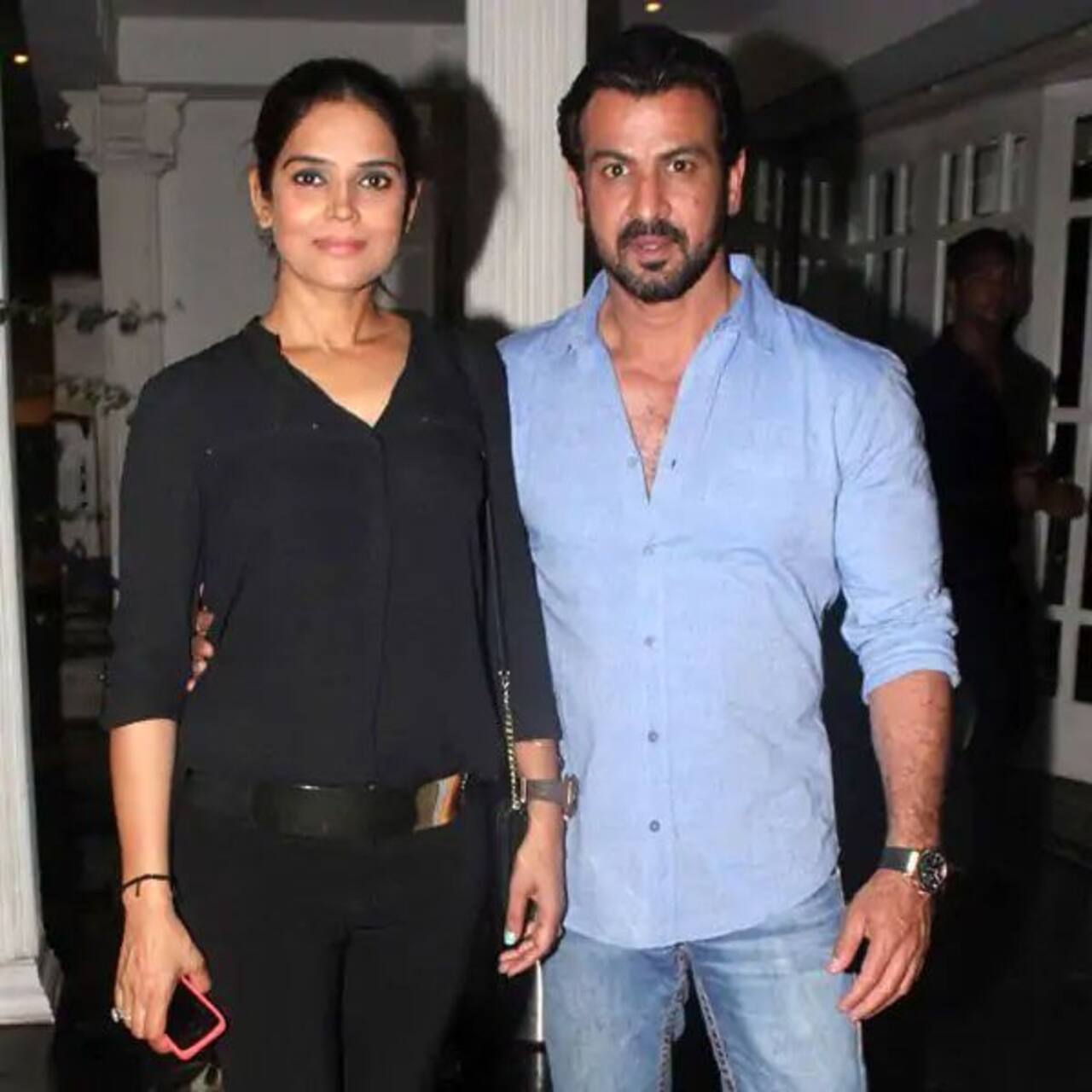 Meet the gorgeous wives of these 9 iconic Bollywood villains