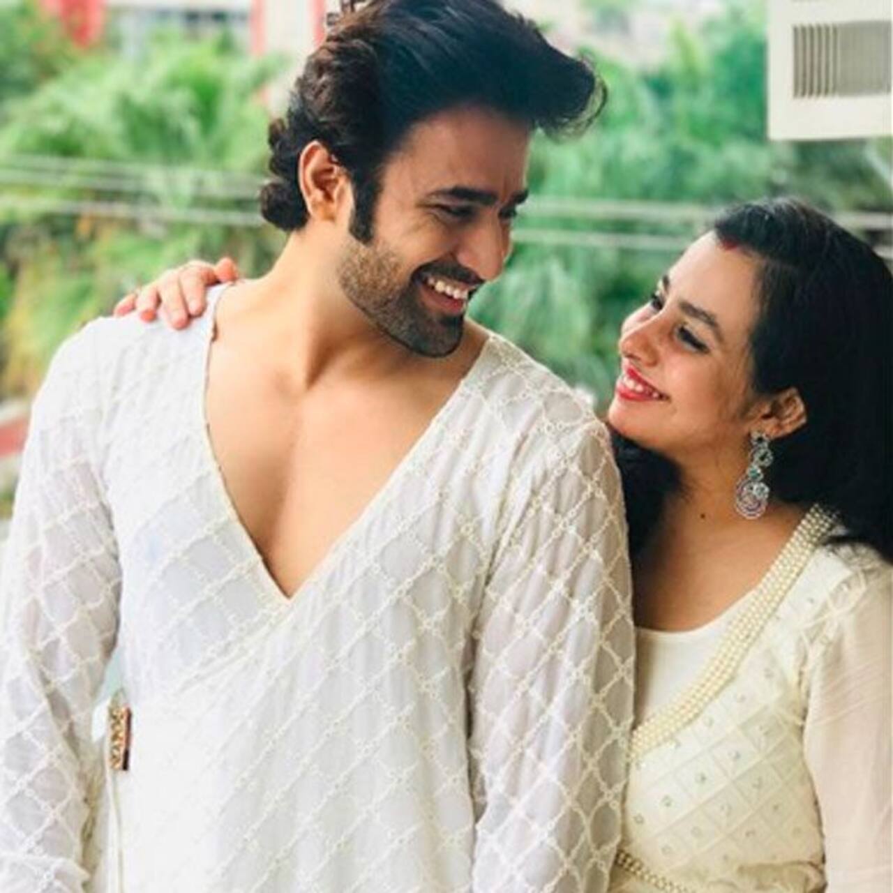 Naagin 3 actor Pearl V Puri and sister Reet twin in white for Rakhi ...