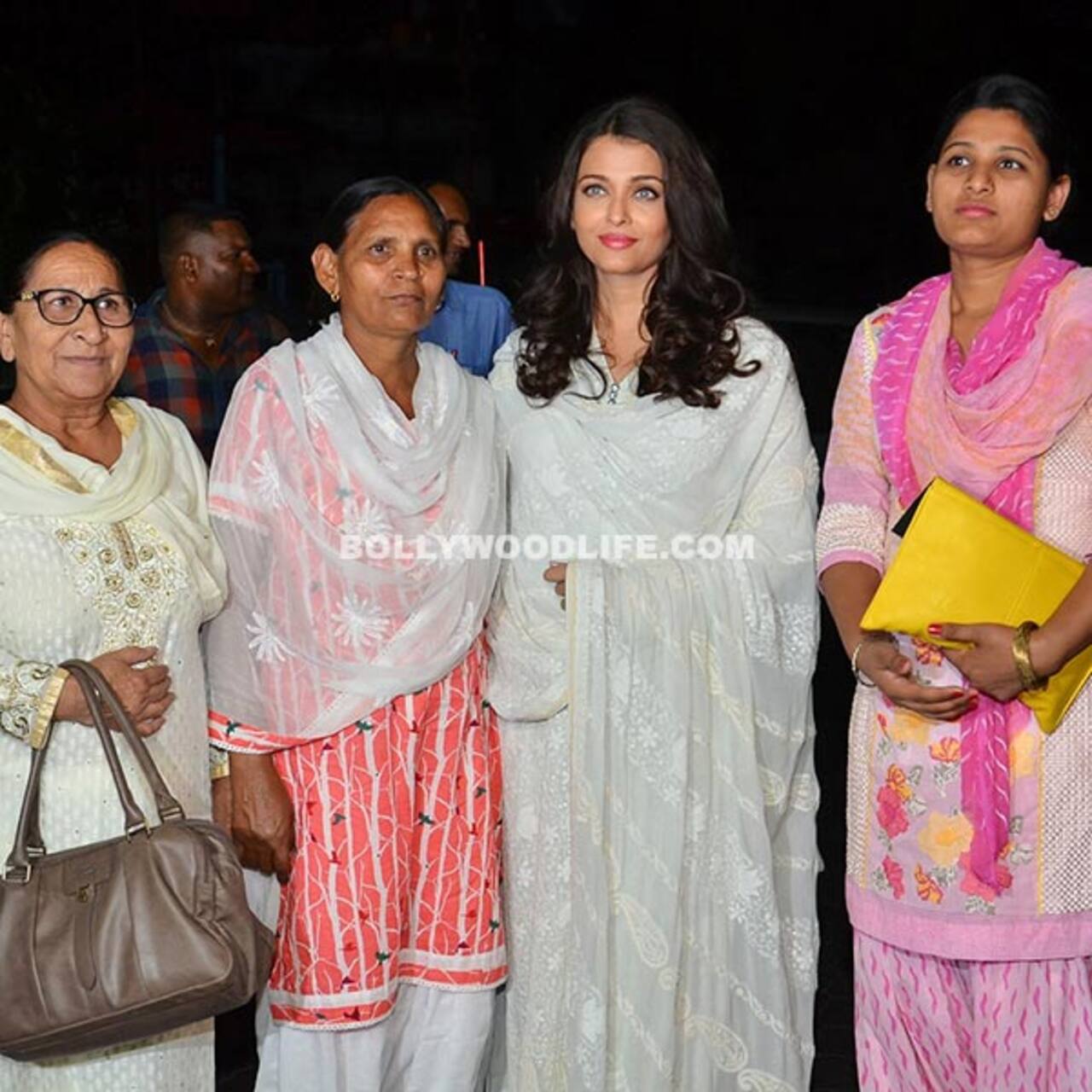 Star Cast of ‘Sarbjit’ attends prayer meet with Sarabjit Singh’s family