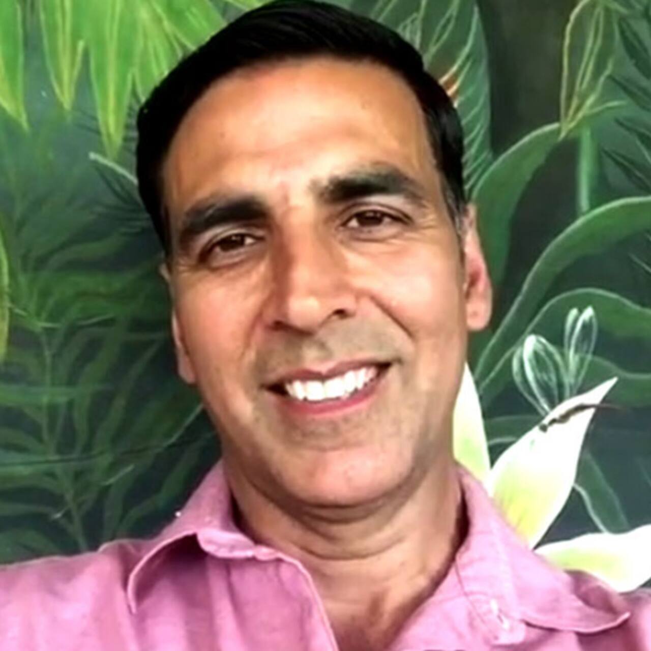akshay-kumar-and-sonam-kapoor-have-an-epic-reaction-to-their-national