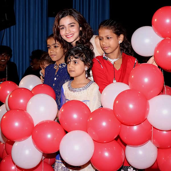 Alia Bhatt enjoys a jamming session with kids to celebrate Children’s ...
