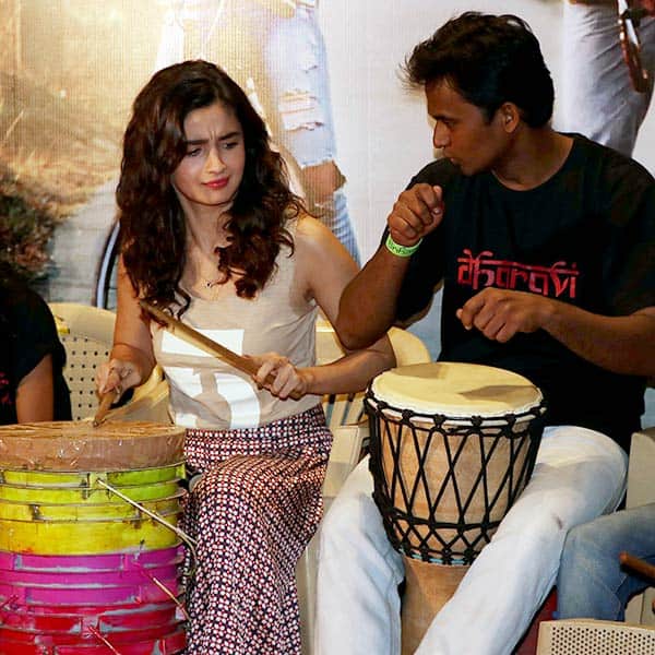 Alia Bhatt enjoys a jamming session with kids to celebrate Children’s ...