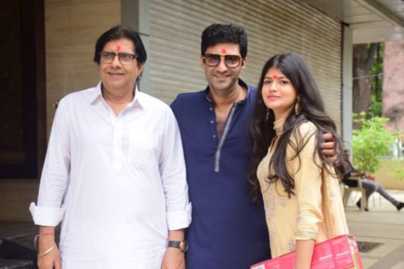 Diwali 2019: Varun Dhawan and Natasha Dalal spotted outside David ...