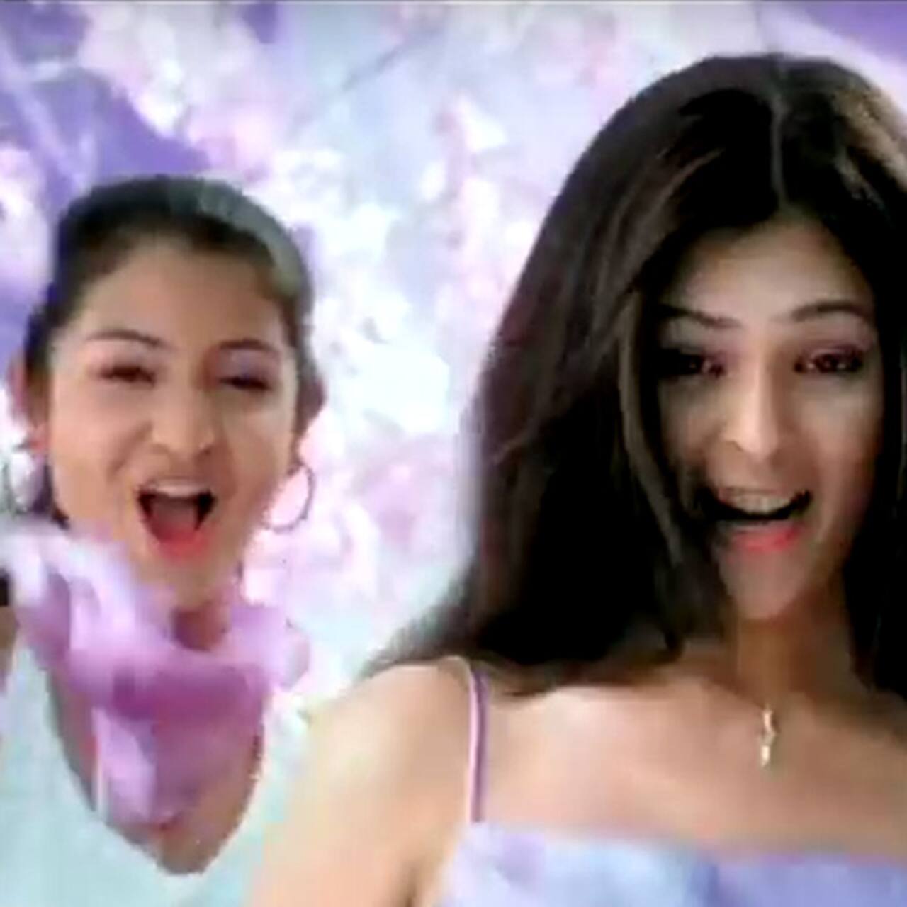 Check out Anushka Sharma’s Spinz Talc TV commercial from the initial ...