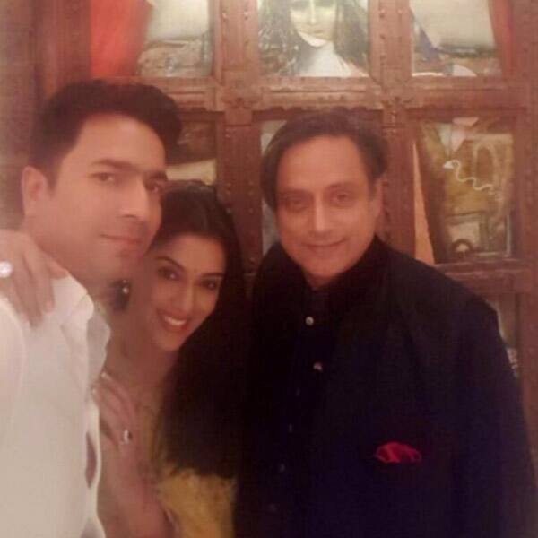 Ghajini star Asin makes a very rare appearance with hubby Rahul Sharma ...