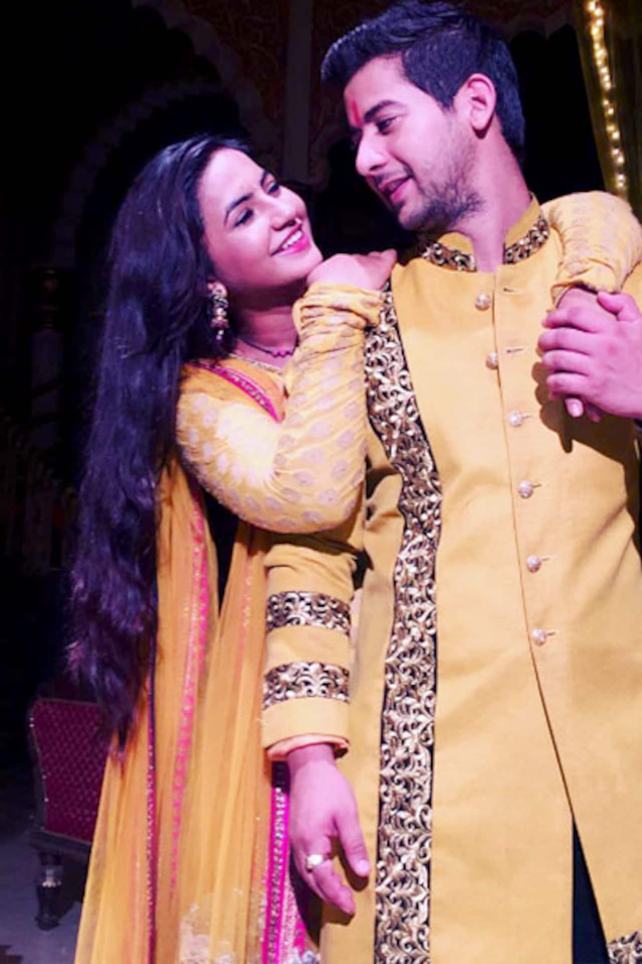 Meera Deosthale aka Chakor LEAKS her wedding images with Vivan from ...