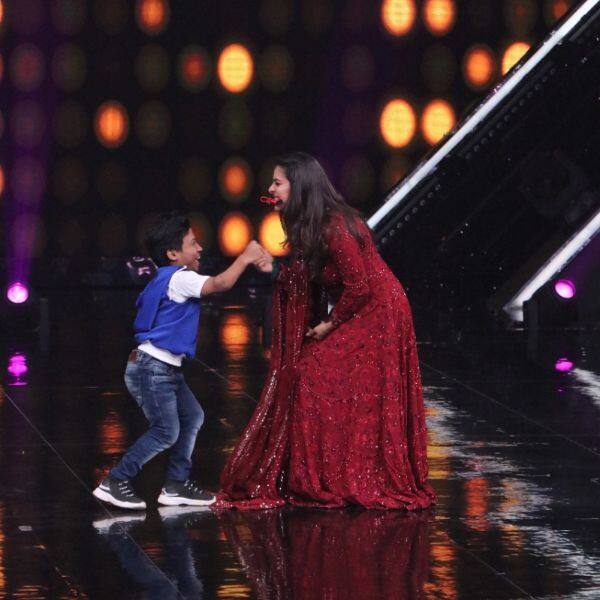 Dance Plus 5: Kajol and contestant Monark Trivedi groove to the tunes ...