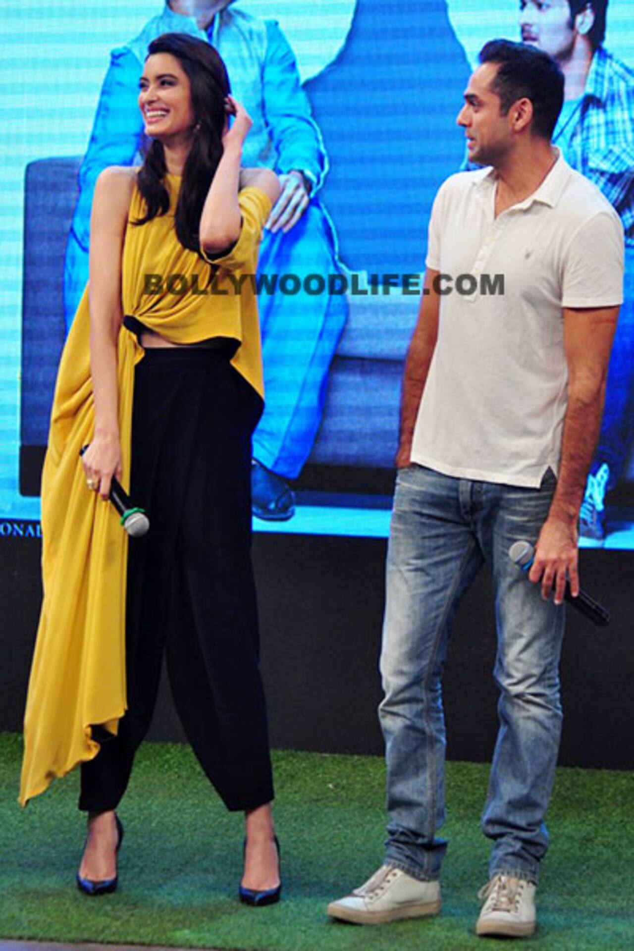 Diana Penty, Abhay, Jimmy and Ali Fazal chose ‘The Kapil Sharma Show’ for ‘Happy Bhag Jayegi ...