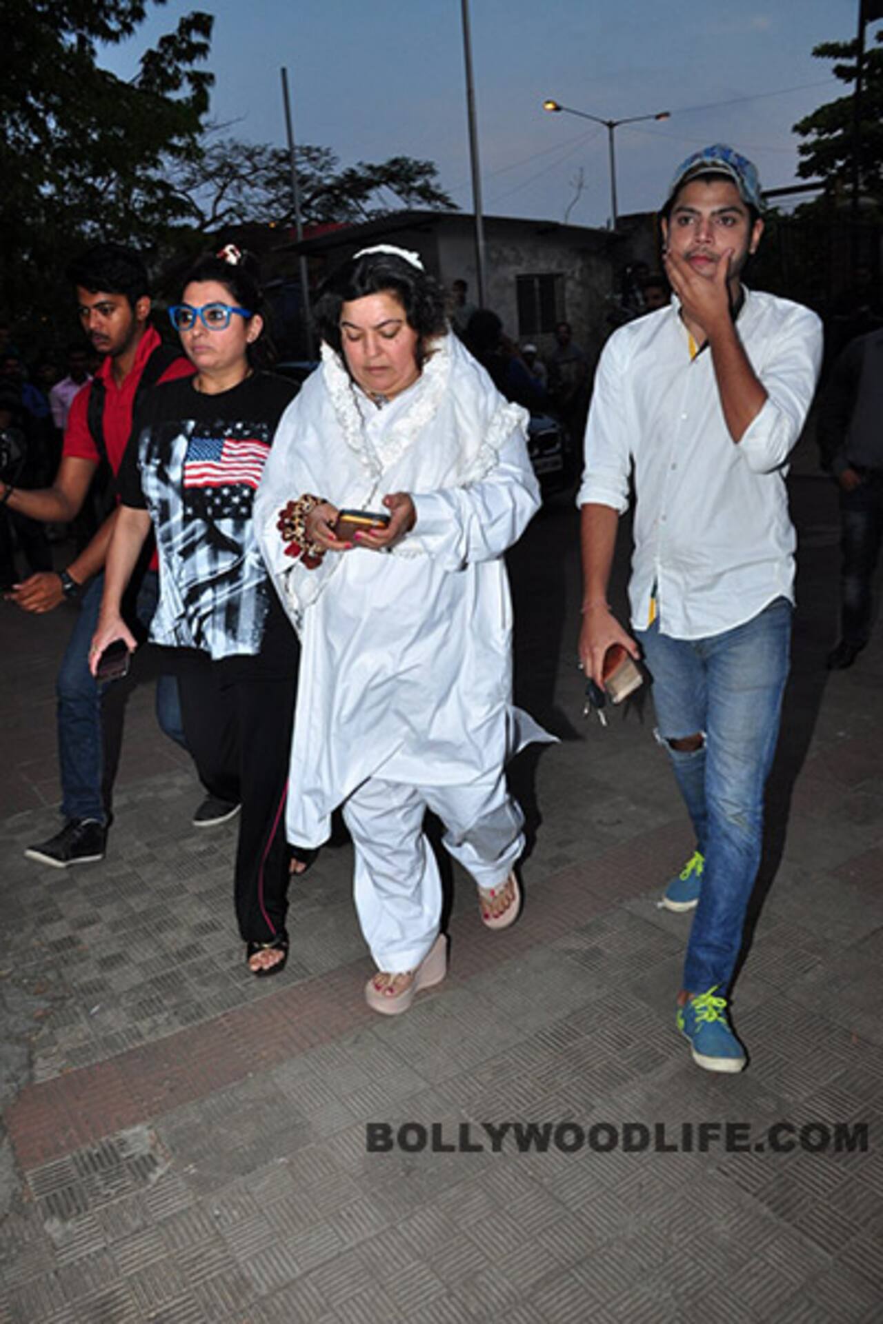 Pratyusha Banerjee’s funeral: TV celebs witness actress’ last journey