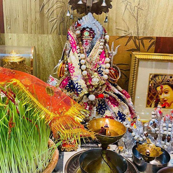 Bigg Boss 13's Shefali Bagga takes blessings from Devi on Durga Ashtami