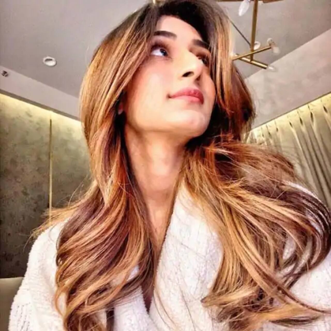 Kasautii Zindagii Kay actress Erica Fernandes looks as fresh as a daisy ...