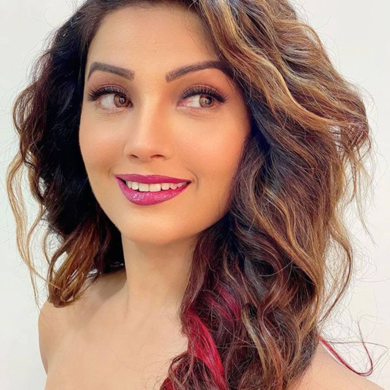 Naagin actress Adaa Khan's glammed-up pictures are #goals