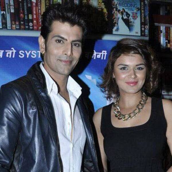 It’s a SPLIT for TV actress Aashka Goradia and ‘Siya Ke Ram’ actor ...