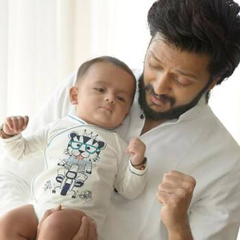 Ritesh Deshmukh With His Father